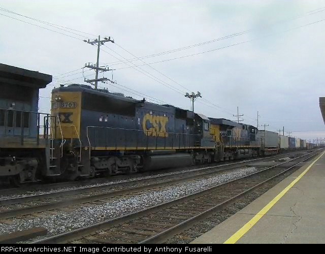 Six CSX units